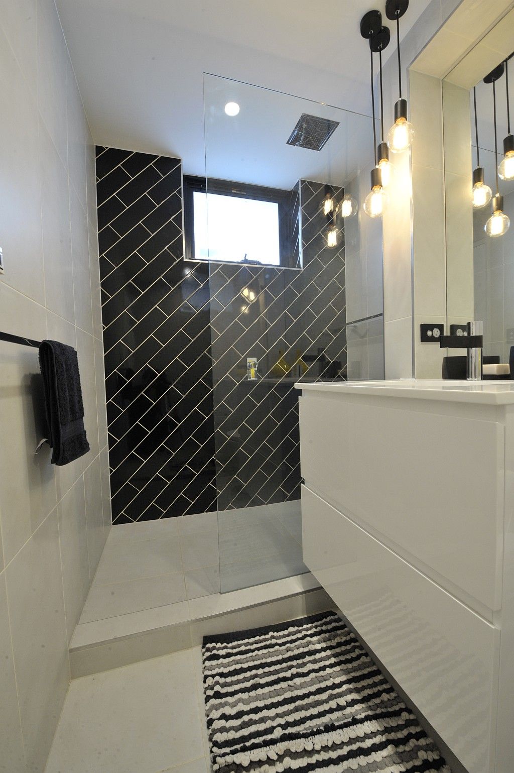 Maximize Space by Transforming Your Small Bathroom with the Perfect Tiles